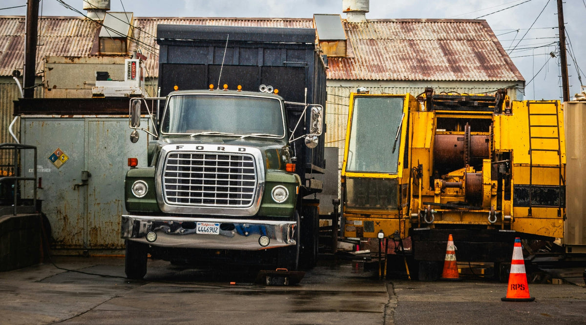 Ford LN, LT, LTL: History, Maintenance & Parts Guide | Big Truck Hoods